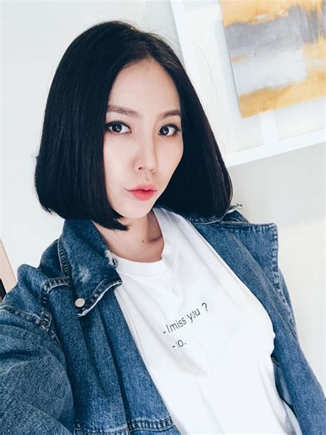 Нүцгэн төрхөө дэлгэцнээ мөнхөлсөн ББатмаагийн гэрэл зургаас · Dorgiomn