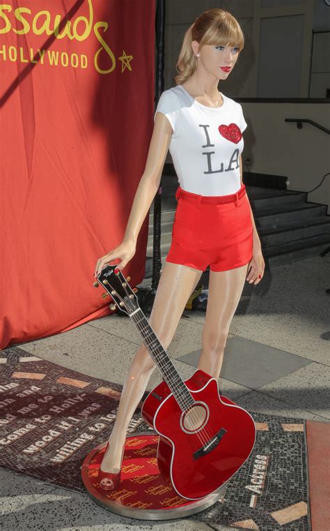 어제 공개된 테일러 스위프트 밀랍인형  인스티즈 Instiz 이슈 카테고리