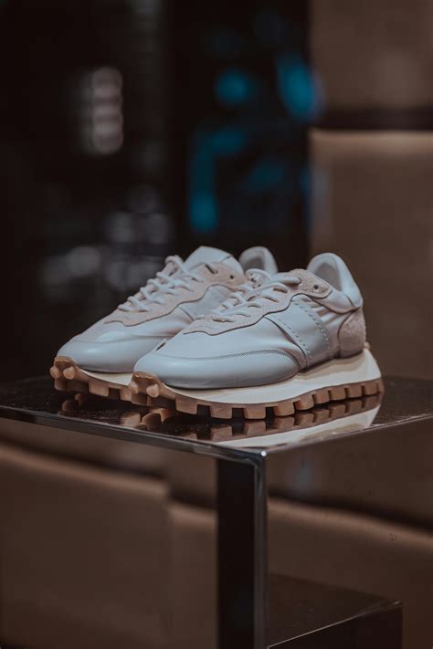 거리 패션 고무 나막신 대중문화 패션 도시 패션 레저용 신발 목구멍 스타일 발 패션 부드러운 파스텔 분홍색 신발 분홍색 악어 블록 인쇄 사 파트 스 에레