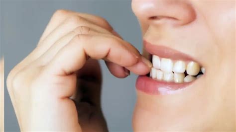 Habit Replacement नाखून चबाने स्किन को नोंचने और बाल खींचने से खुद को