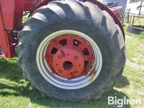 1952 Mccormick W 6 2wd Tractor Wloader Agriculture Bigiron
