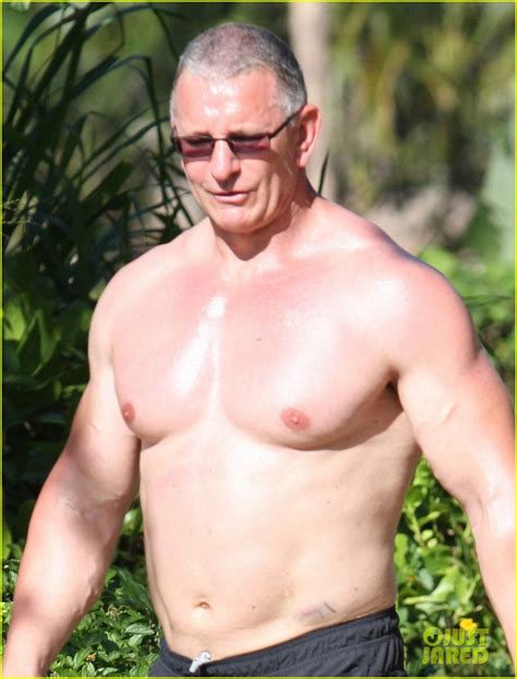 Robert Irvine Bulge