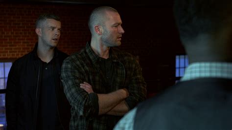 Auscaps Jake Mclaughlin Shirtless In Quantico 3 03 Hells Gate