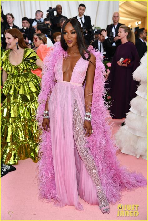 Naomi Campbell Looks Amazing At Met Gala Photo Naomi