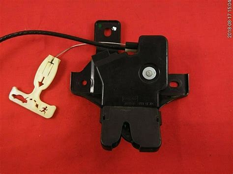 2007 2011 Ford Crown Victoria Mercury Grand Marquis Trunk Latch Lock