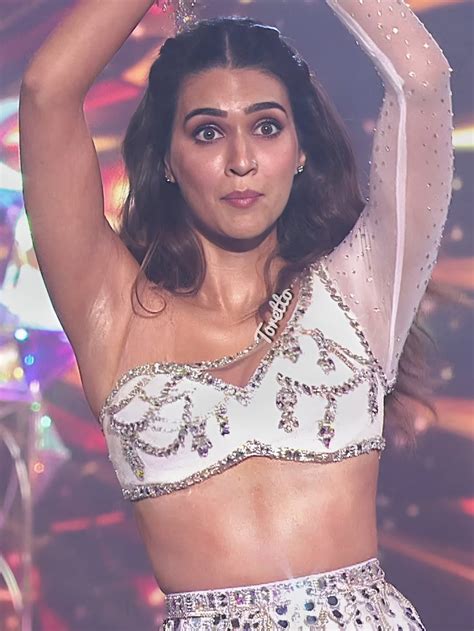 One of the Best Armpits Kriti Sanon : r/IndianCelebScenes