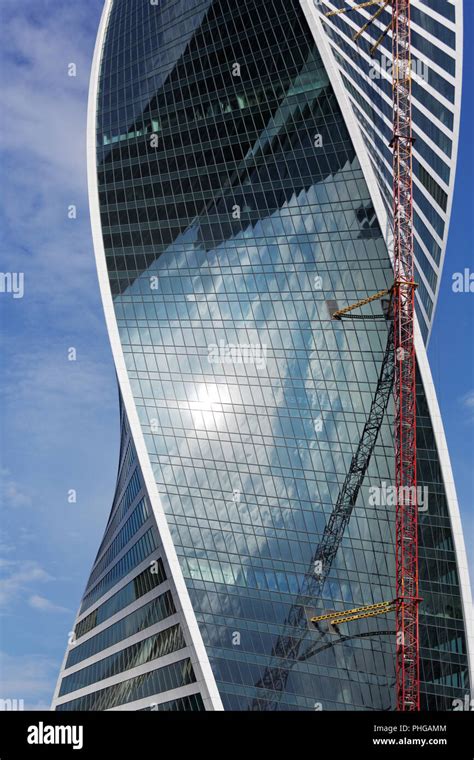 Curved Building With Construction Support Stock Photo Alamy