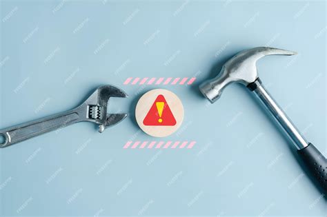 Premium Photo Maintenance Fixing System Warning On Internet Or