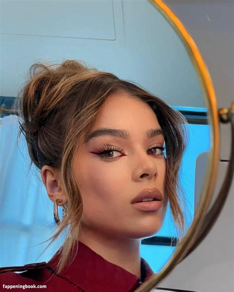 Hailee Steinfeld Nude The Fappening Photo FappeningBook