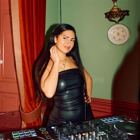 Nefer · Artist Profile