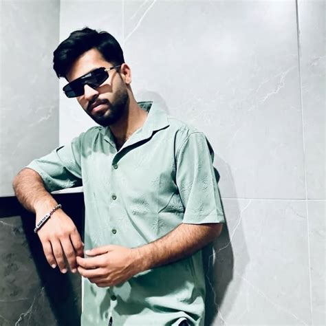 Umer Farooq Umer Farooq Threads Say More