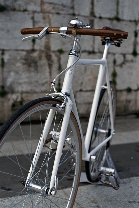Vélo Singlespeed Neo Retro Avec Cintre En Bois Bicyclette Retro Fabrication De Vélo Vélo Urbain