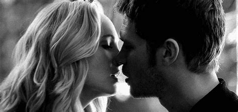 Kissing  Find And Share On Giphy