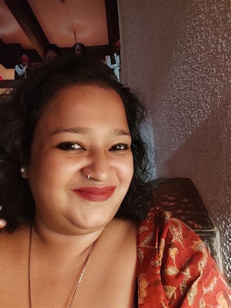 Papiya Bagchi On Linkedin When Waiting For Your Dinner Date To Arrive Take A Selfie Ok Now