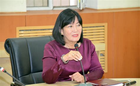 А Цогцэцэг Долоодугаар сард хэвийн амьдралдаа шилжихийн тулд вакциндаа