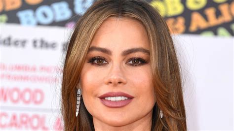 Sofia Vergara Showcases Hourglass Figure In Leather And Lace For Night