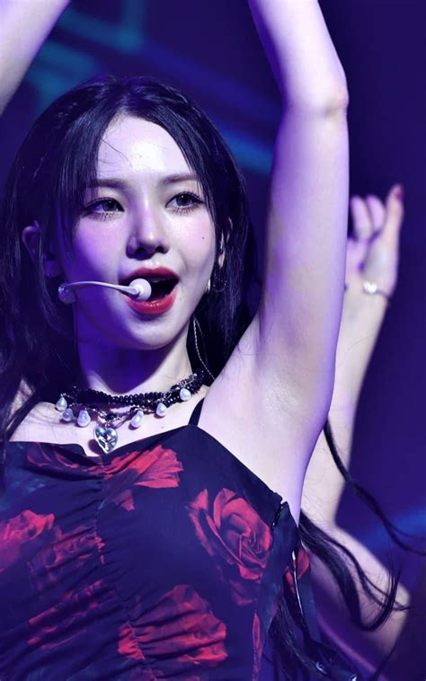 에스파 카리나 겨드랑이 샤프심 방송 연예 모바일 C