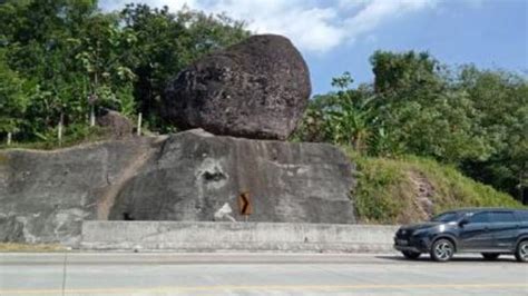 Cerita Mistis Batu Bleneng Cirebon, Ada Peran Orang Sakti Cegah Gunung ...