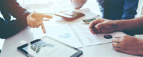 Analyst Coverage Firstservice Corporation