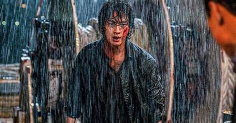 극강의 청불 영화 늑대사냥 극한 생존게임 담은 스틸 공개