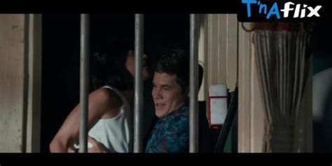 Aubrey Plaza Nude Scene In Mike And Dave Need Wedding Dates Tnaflix Com