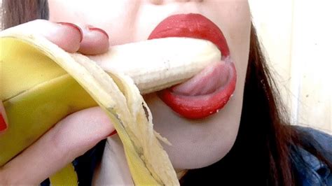 Play With Long Banana Queen Desdemona Clips Sale