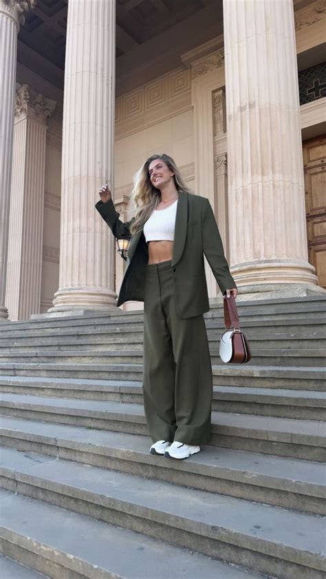 Самая сексуальная спортсменка мира показала фото в коротком обтягивающем топе