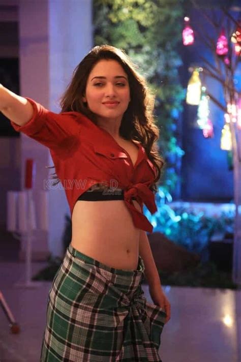 Sensual White Beauty Tamannah Bhatia Sexy Pictures Kollywood Zone
