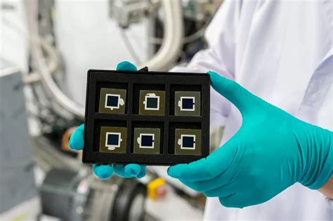 Record Breaking Triple Junction Perovskitesi Tandem Solar Cell