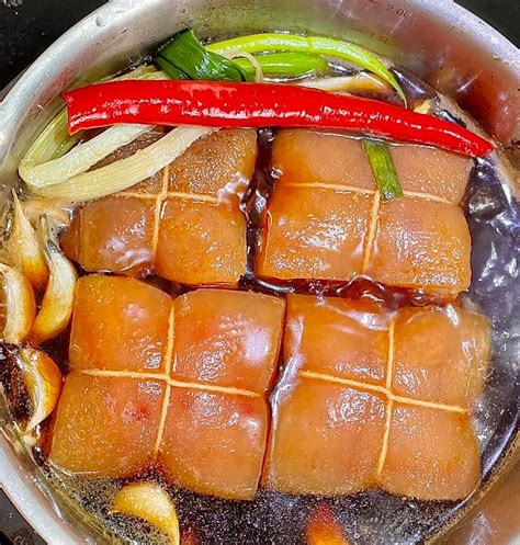 陳隨意 Tsui Yi 蘇軾云…無肉令人瘦… 這鍋吃下去真的是太舒適了😍 完成的作品照片在最後一張😊