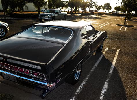 무료 이미지 검은 머슬카 포드 1970 년 토리노 34 골동품 자동차 자동차 쇼 육상 차량 자동차 제조 자동차 외장 자동차 디자인 고성능 차