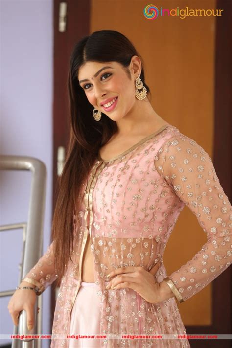 Aditi Singh Actress Photo Image Pics And Stills 373871