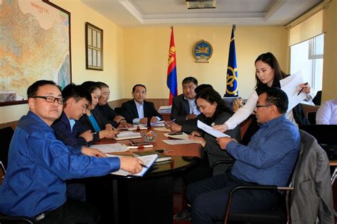 ДАРХАН СУМЫН ИТХ ЫН ТЭРГҮҮЛЭГЧДИЙН ЭЭЛЖИТ ХУРАЛ БОЛЖ БАЙНА