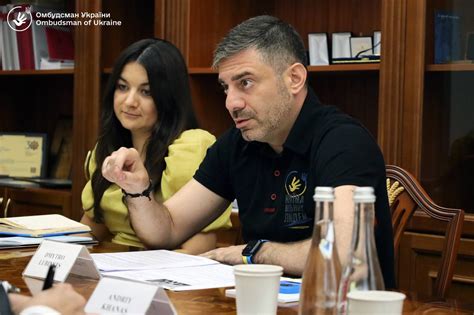 Уповноважений Верховної Ради України з прав людини Омбудсман зустрівся із Надзвичайним і
