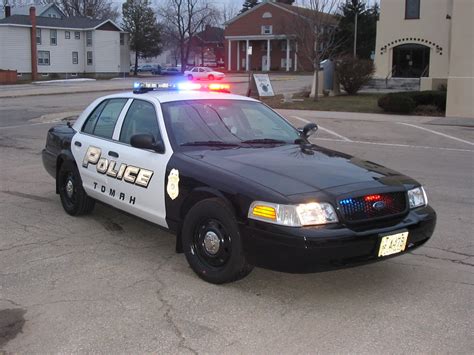 Ford Crown Victoria Police Interceptor Photos Reviews News Specs