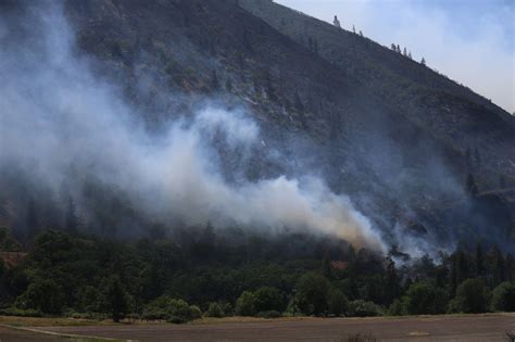 Cram Wildfire Rapidly Grows Burning More Than 20000 Acres In Central Oregon
