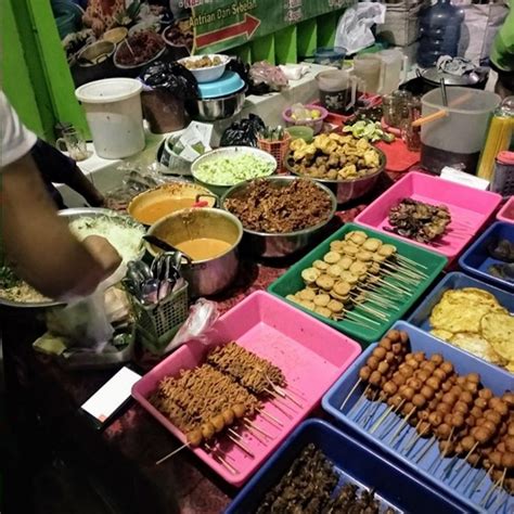 Nasi Pecel Pudakit Kediri Kuliner Malam Yang Bikin Gagal Diet