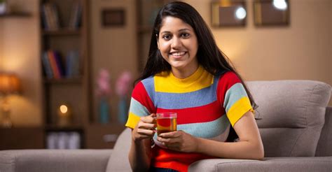 পেটের মেদ কমাতে সাহায্য করে যেসব চা