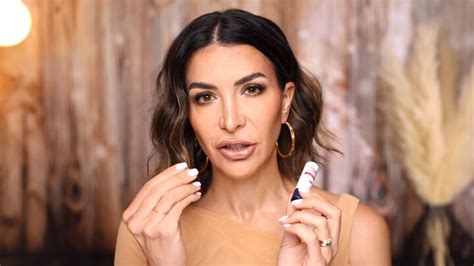 Insane Hack To Stop Makeup From Creasing Under Your Eyes Upstyle