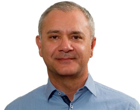 About Andrew Malek Medium