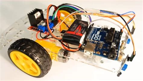 Arduino Uno With Line Follower Robot Car