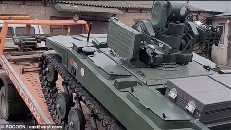 Cận Cảnh Robot Chiến đấu Nga Triển Khai Tới Ukraine