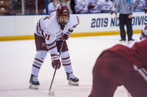 Mitchell Chaffee Signs Entry Level Deal With Minnesota Wild Massachusetts Daily Collegian