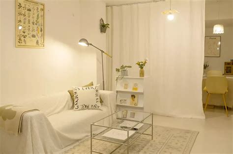 창고 같던 공간 한 일러스트레이터를 만나 감성 작업실로 거듭나다