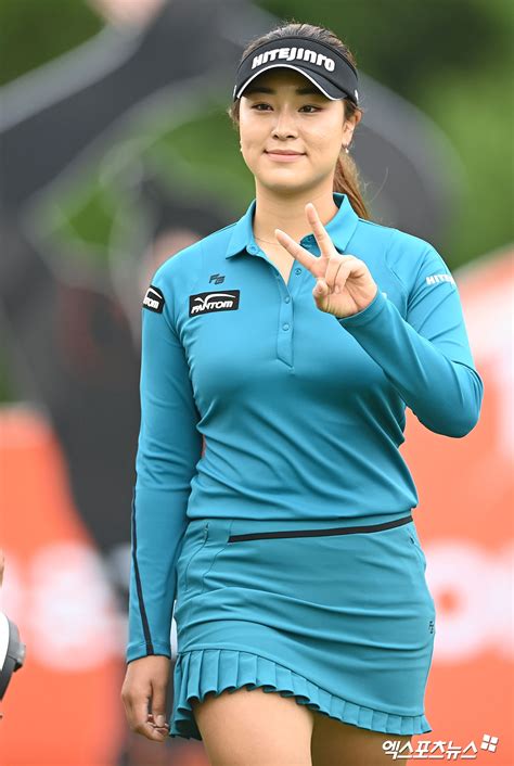 윤이나 살짝쿵 브이 포토