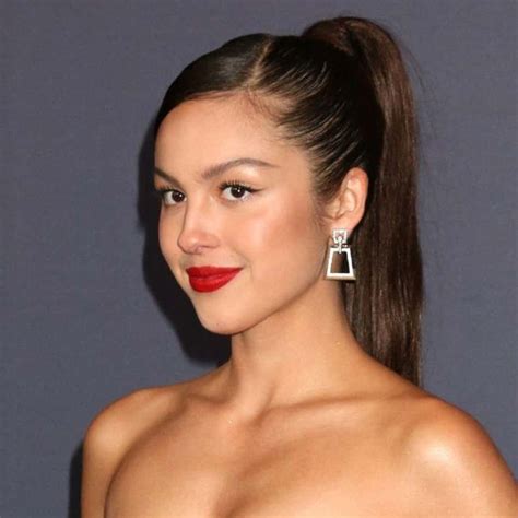 The 30 Hottest Filipino Women Singers With Photos