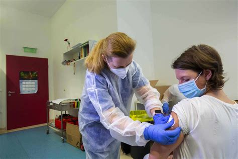 Europe Lining Up For Chinese Vaccine Says Hungarian Government