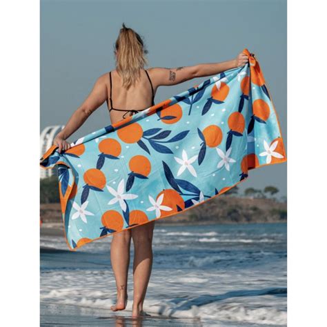 10 Beach Towels You Need In Your Linen Closet Asap Elle Canada