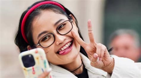 Profil Dan Biodata Riyuka Bunga Selebgram Kocak Ceraikan Heri Horeh Yang Selingkuh