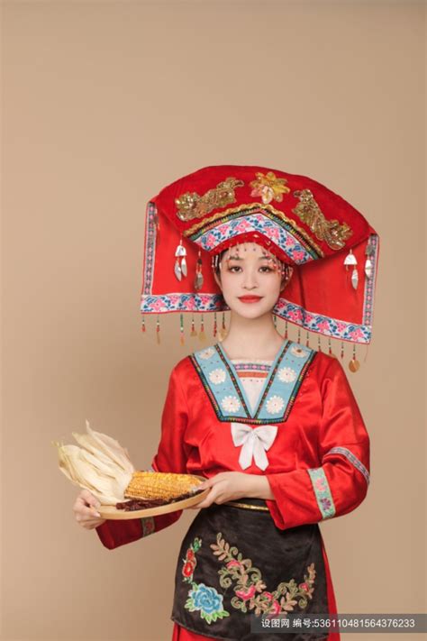 甜美壮族少女少数民族服饰女性人物摄影图下载编号536110481564376233 设图网